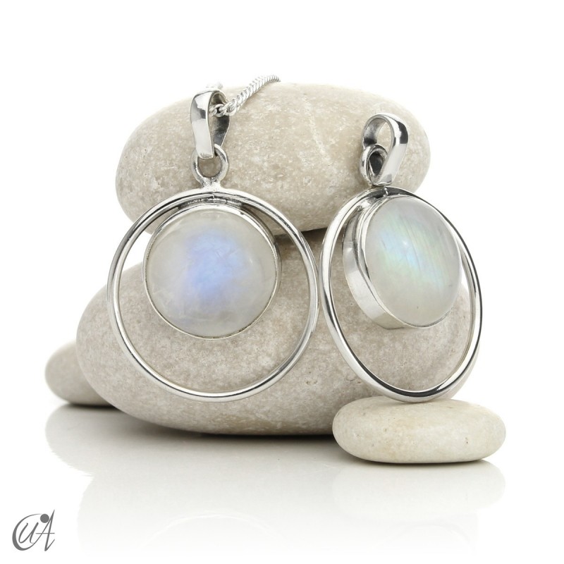 Selene pendants in 925 silver and natural semiprecious stones.