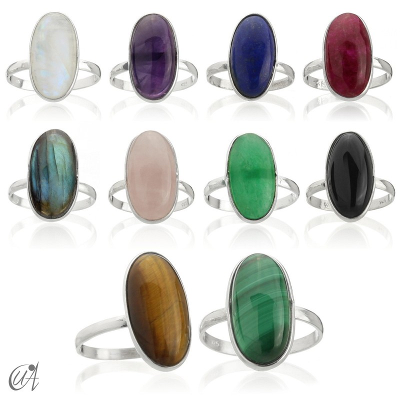 Basic oval silver ring with natural stone